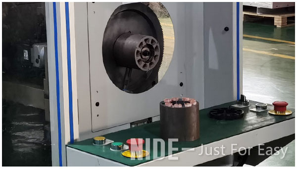 Horizontal stator slot paper inserting machine.jpg Horizontal stator slot paper inserting machine.jpg