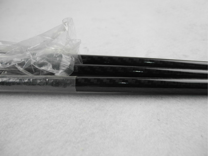 円形のあや織り望遠鏡のポーランド人の光沢のあるカーボン繊維の管/配管の使用