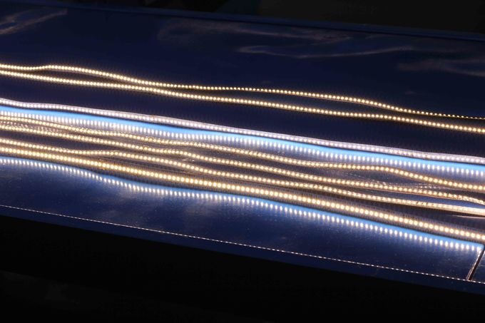 Nastro principale 4mm delle lampade fluorescenti 240pcs 2210 flessibili del Super Slim LED