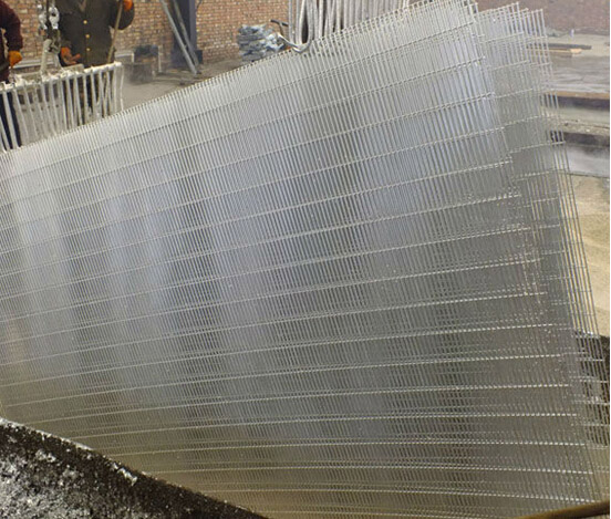 직류 전기를 통한 358의 메시 담