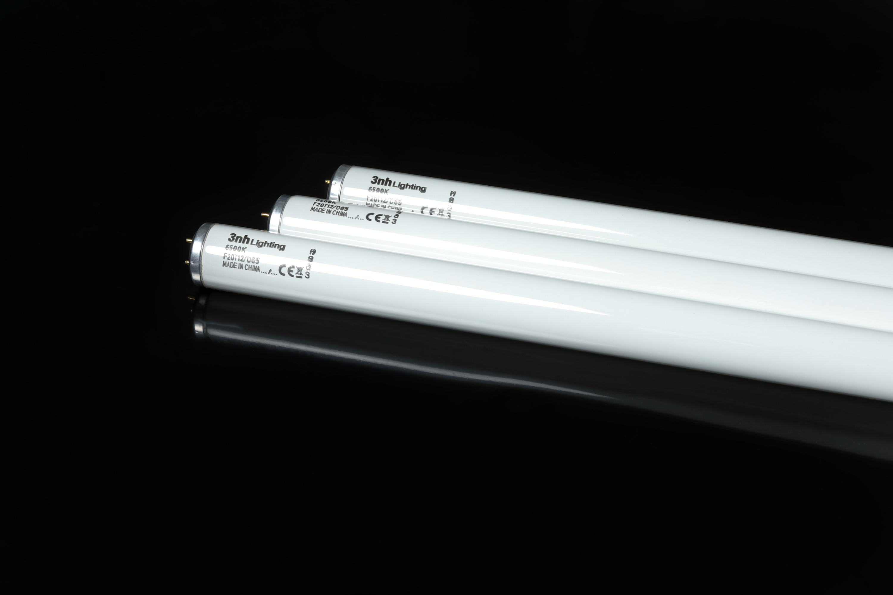 3nh che accende 6500k F20T12/D65 fatto in Cina con CE
