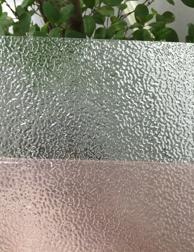 Stucco con lo specchio