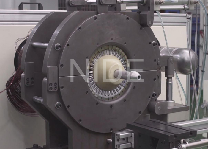 bobine insérant la machine