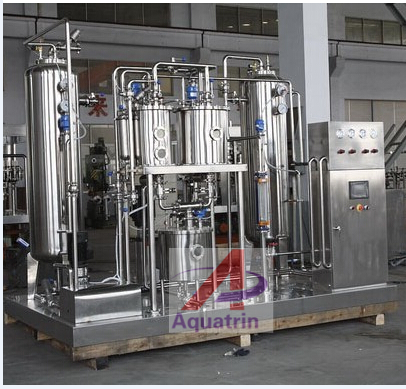  9000BPH carbonatou a máquina de enchimento 0.5L da bebida 3 em 1 máquina de enchimento 7
