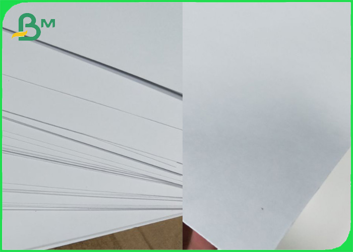 O papel absorvente branco super do mata-borrão para tiras de testes do perfume alisa a superfície 0.4MM