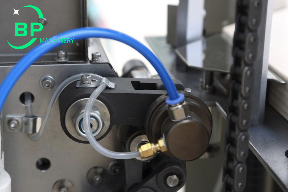 Paper counting machine label structure