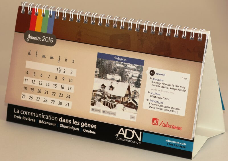 Calendrier de bureau produit par la machine à relier automatique de fil pBW580S