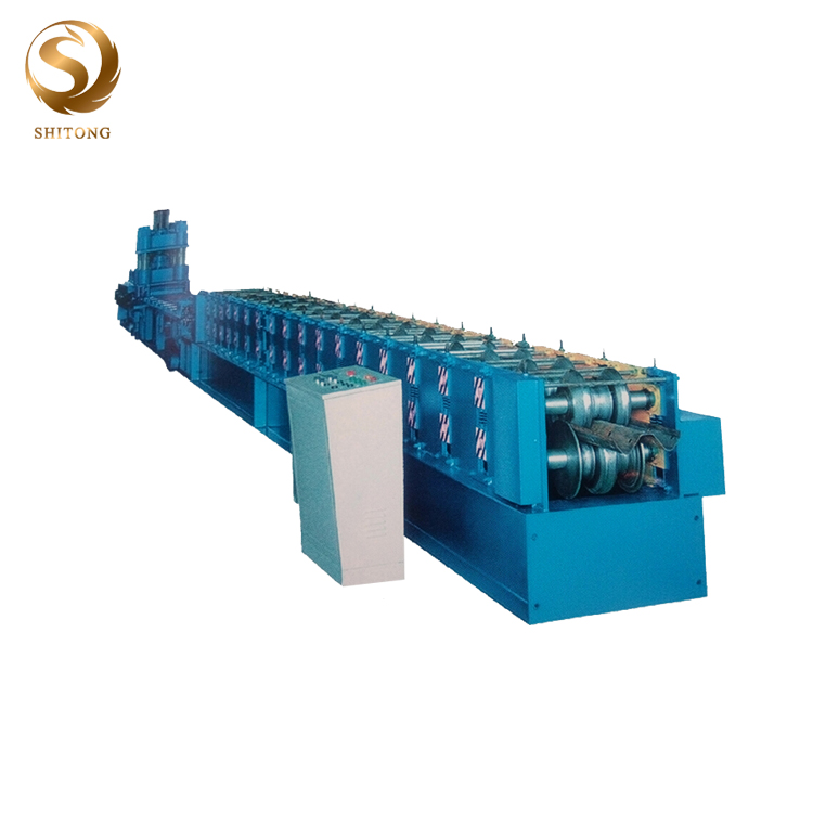 petit pain de remorquage et de rambarde de route de glissière de sécurité de trois vagues formant la ligne de production à la machine