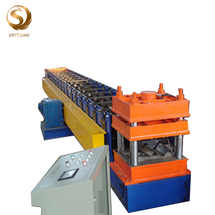 petit pain de remorquage et de rambarde de route de glissière de sécurité de trois vagues formant la ligne de production à la machine