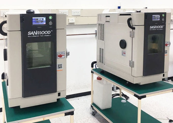 Camera di prova umida di umidità di temperatura della camera di prova di calore della camera di prova ambientale di Benchtop per i laboratori