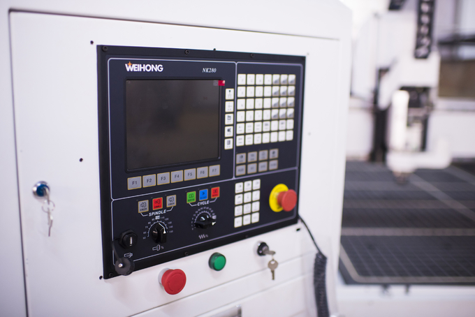 Bois linéaire de la commande numérique par ordinateur 20000mm/min du guide 1640 découpant la machine 2