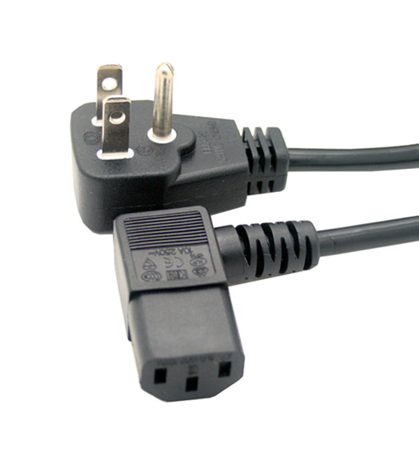 Cable eléctrico plano del enchufe, 5-15P anguloso C13 para el soporte TV de la pared del LCD LED
