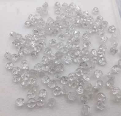 Quality comparison of VVS lab-grown diamonds