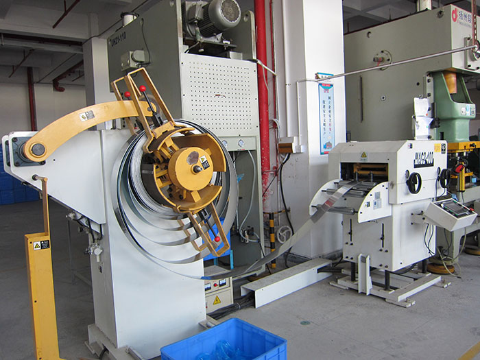 пробивая машина