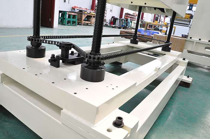 пробивая машина