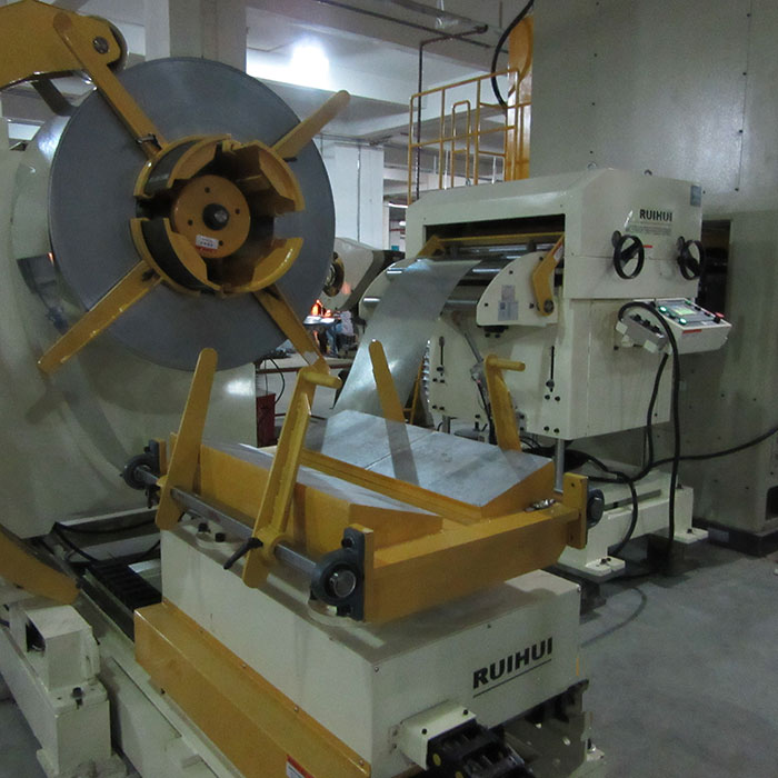 기계를 곧게 펴기