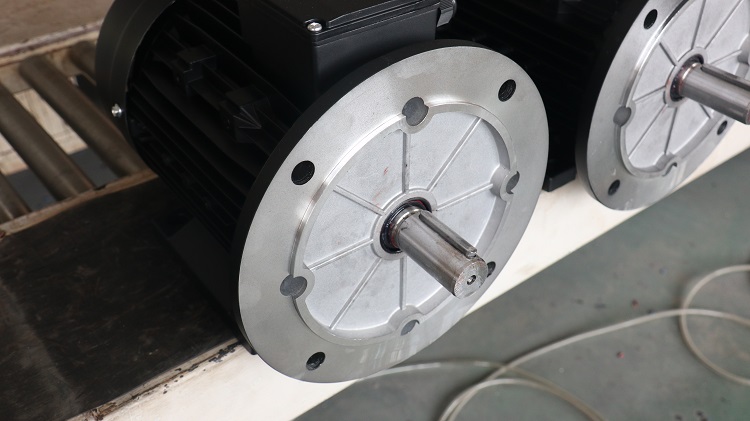 elektrische motor in drie stadia