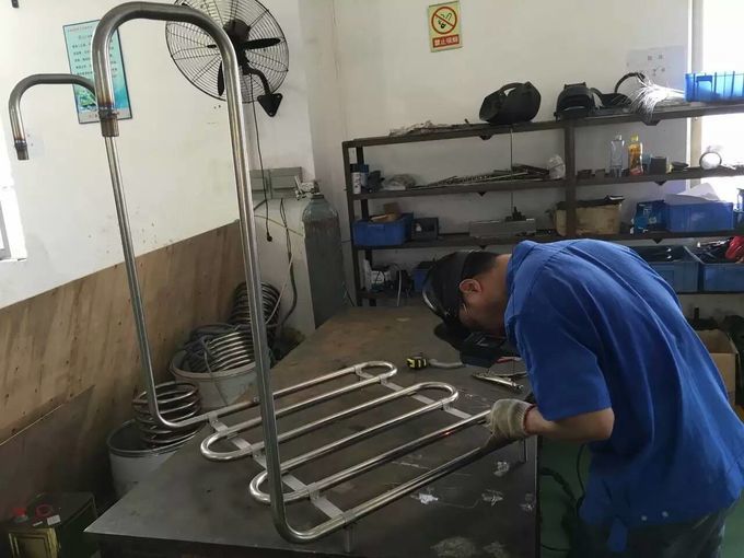 A forma di z sopra l'acciaio inossidabile Heater For Water Heating 16 della piccola metropolitana laterale