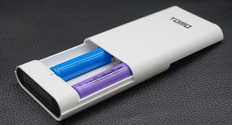 Energie-Bank Charger1.jpg TOMO V8-4 18650