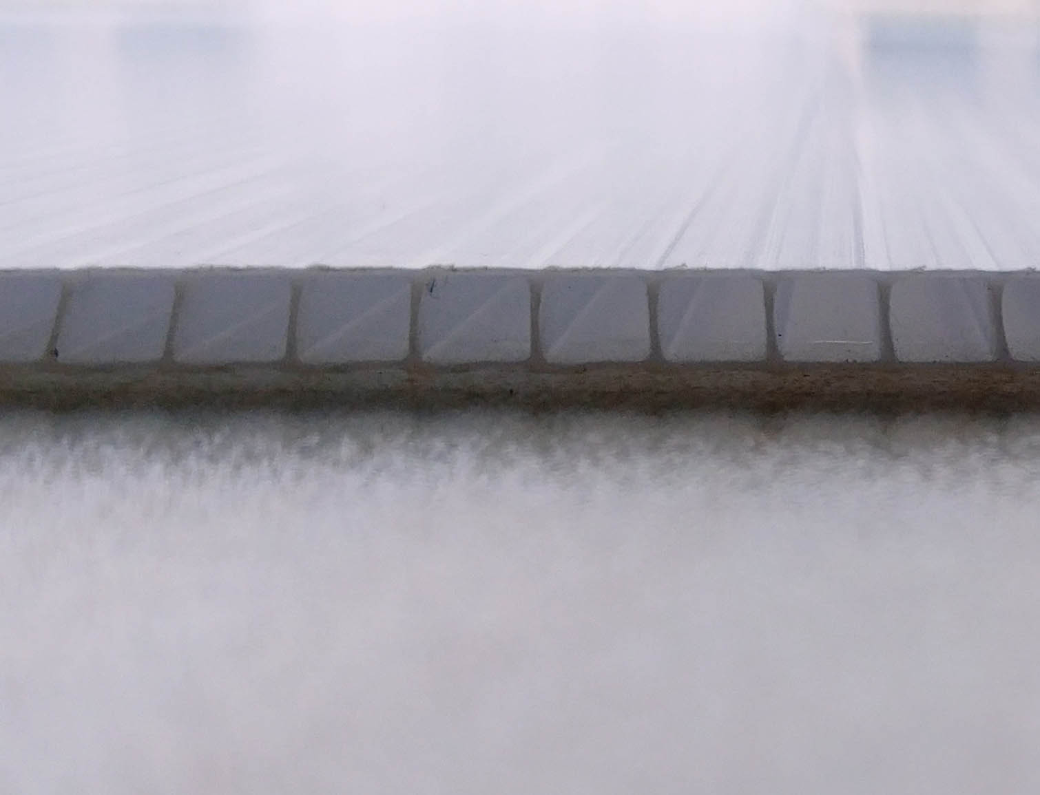 feuilles en plastique ondulées