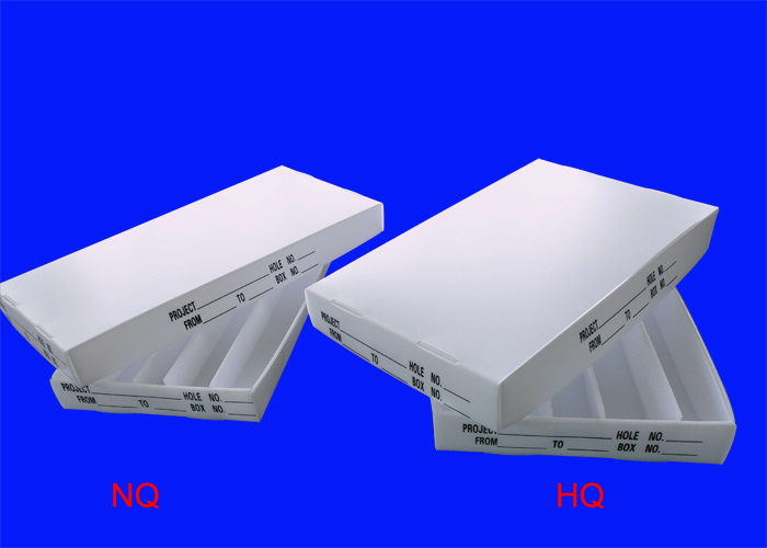NQ en van HK maakten de boorkernvakjes van cartonplast/coroplast bladen