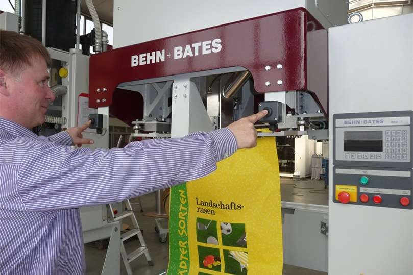 Haver Behn Bates open mouth bagging machine for salt