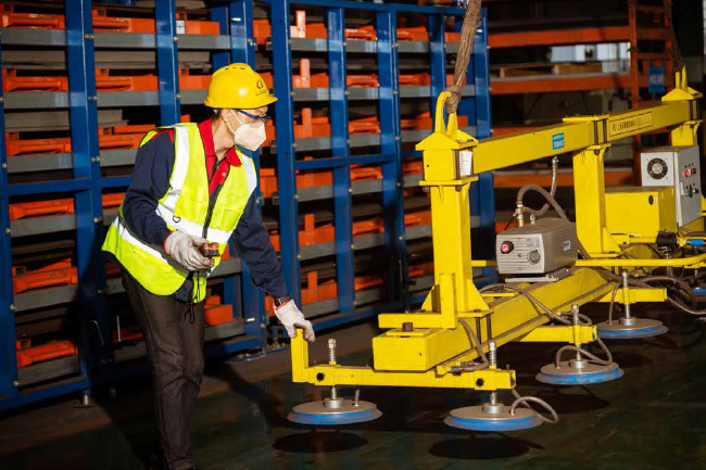 Roll Out Metal Structure Rack Heavy Duty Manual Horizontal Sheet Metal Storage Rack Industrial Use