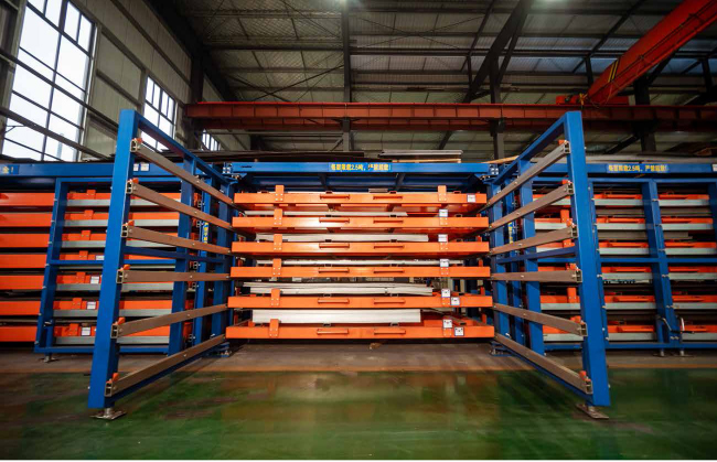 Roll Out Metal Structure Rack Heavy Duty Manual Horizontal Sheet Metal Storage Rack Industrial Use
