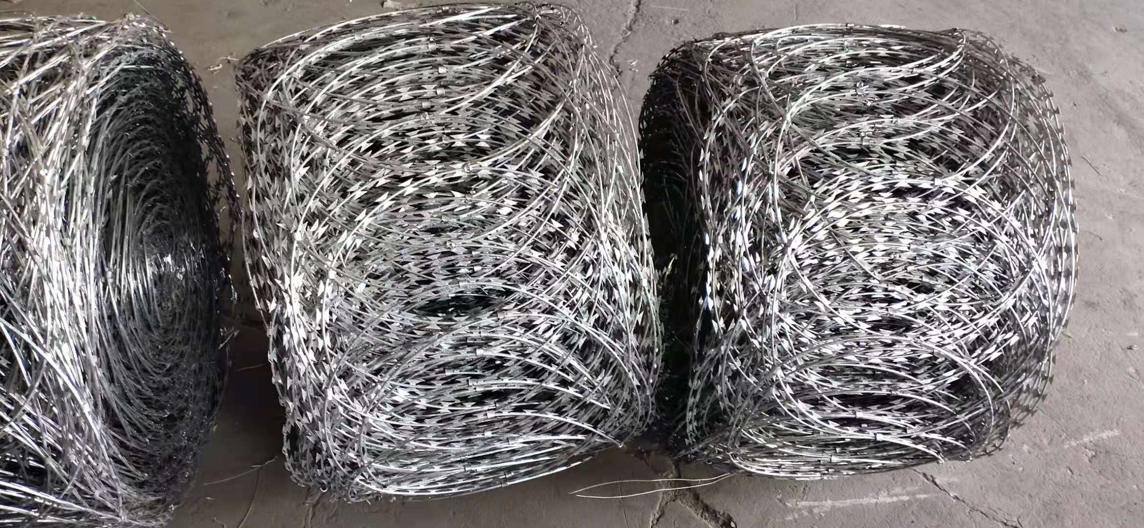 flacher Rasiermesserdraht