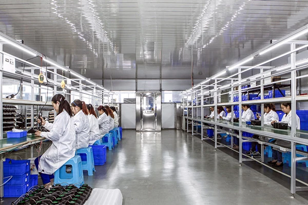 18 unités chargeant le support pour l'OEM sans fil de personnalisation de lampe de chapeau GLC-6 disponible