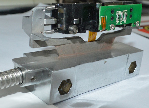 Construit dans l'encodeur linéaire absolu de série de VA de données de compensation pour la machine de mesure