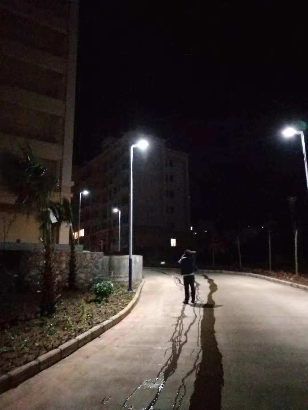 Tutti in un'iluminazione pubblica solare 20W