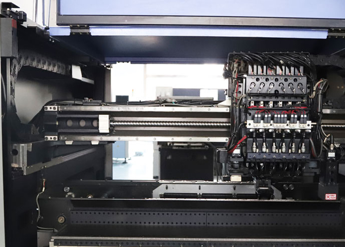I-PULSE Chip Mounter: Imagen 2 de M2-Plus
