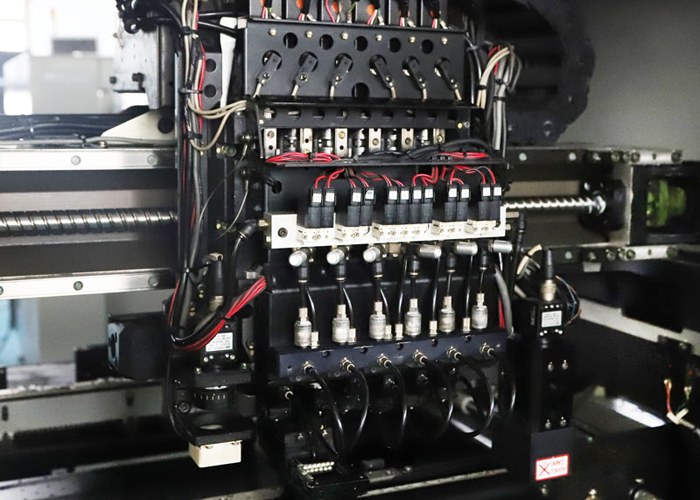 I-PULSE Chip Mounter: Imagen 3 de M2-Plus
