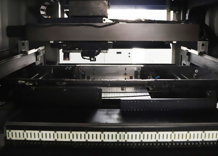 I-PULSE Chip Mounter: Imagen 4 de M2-Plus