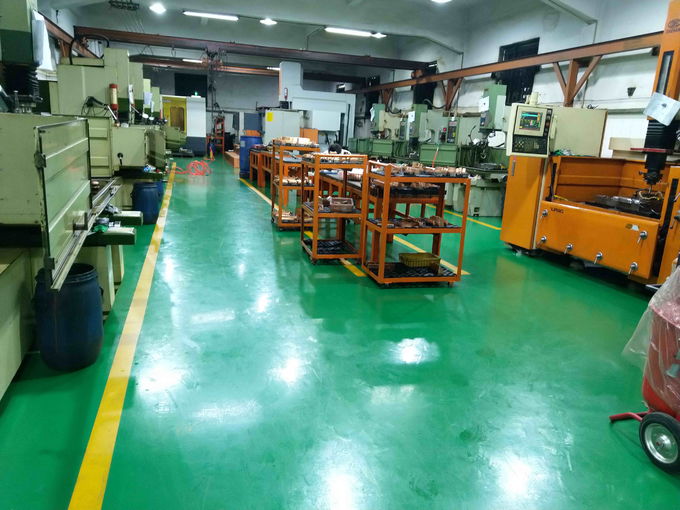 中国のオートメーションの企業のための大きいプラスチック部品の注入型メーカー