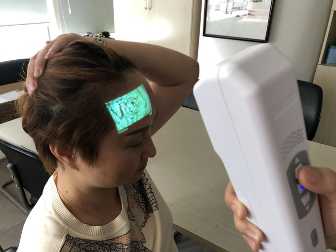 적외선 파장 850Nm은 극소 성형 수술 0을 위해 사용된 눈에 보이는 혈관 ≤12mm의 혈관 locator 장치 깊이를 밝힙니다