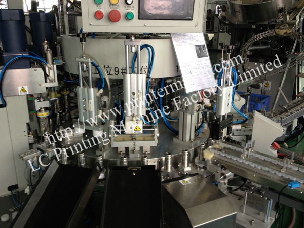 Máquina de montagem automática completa do tampão de garrafa