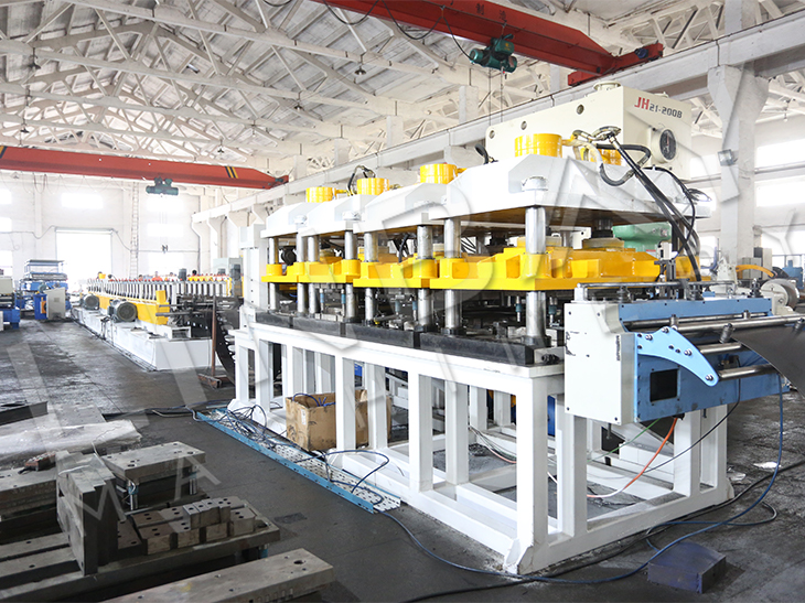 De Keten van de Gietijzerstructuur DriveAutomatic Geperforeerde Kabel Tray Roll Forming Machine