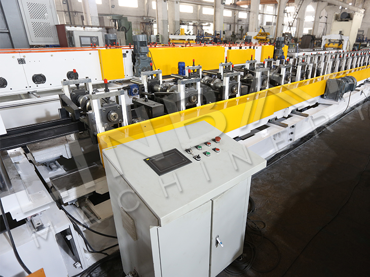 De Keten van de Gietijzerstructuur DriveAutomatic Geperforeerde Kabel Tray Roll Forming Machine