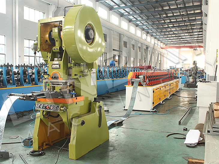 Rolo octogonal galvanizado automático do tubo da estrutura de aço do ferro fundido que forma a máquina