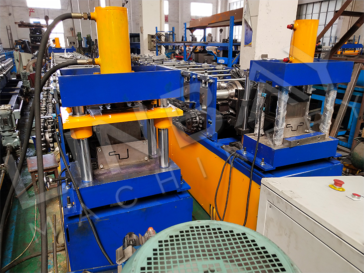 Porta ad alta velocità del metallo e rotolo insettifugi a prova d'umidità impermeabili della finestra che forma macchina