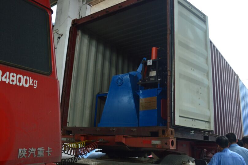petit pain de alimentation de porte de volet en métal de largeur de bobine de 7.5Kw 180mm formant le système de contrôle de PLC de machine