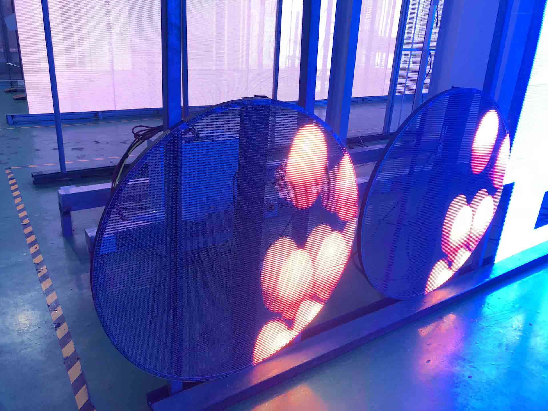 el círculo llevó la exhibición transparente