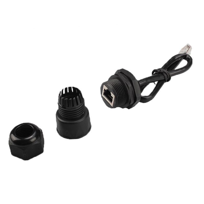 Spina RJ45 al cavo femminile della rete