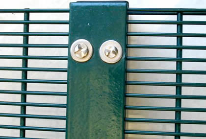 2D sicurezza che recinta pannello installato sulla posta il colore verde