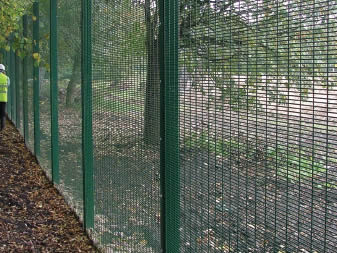 Zaun der hohen Sicherheits-358