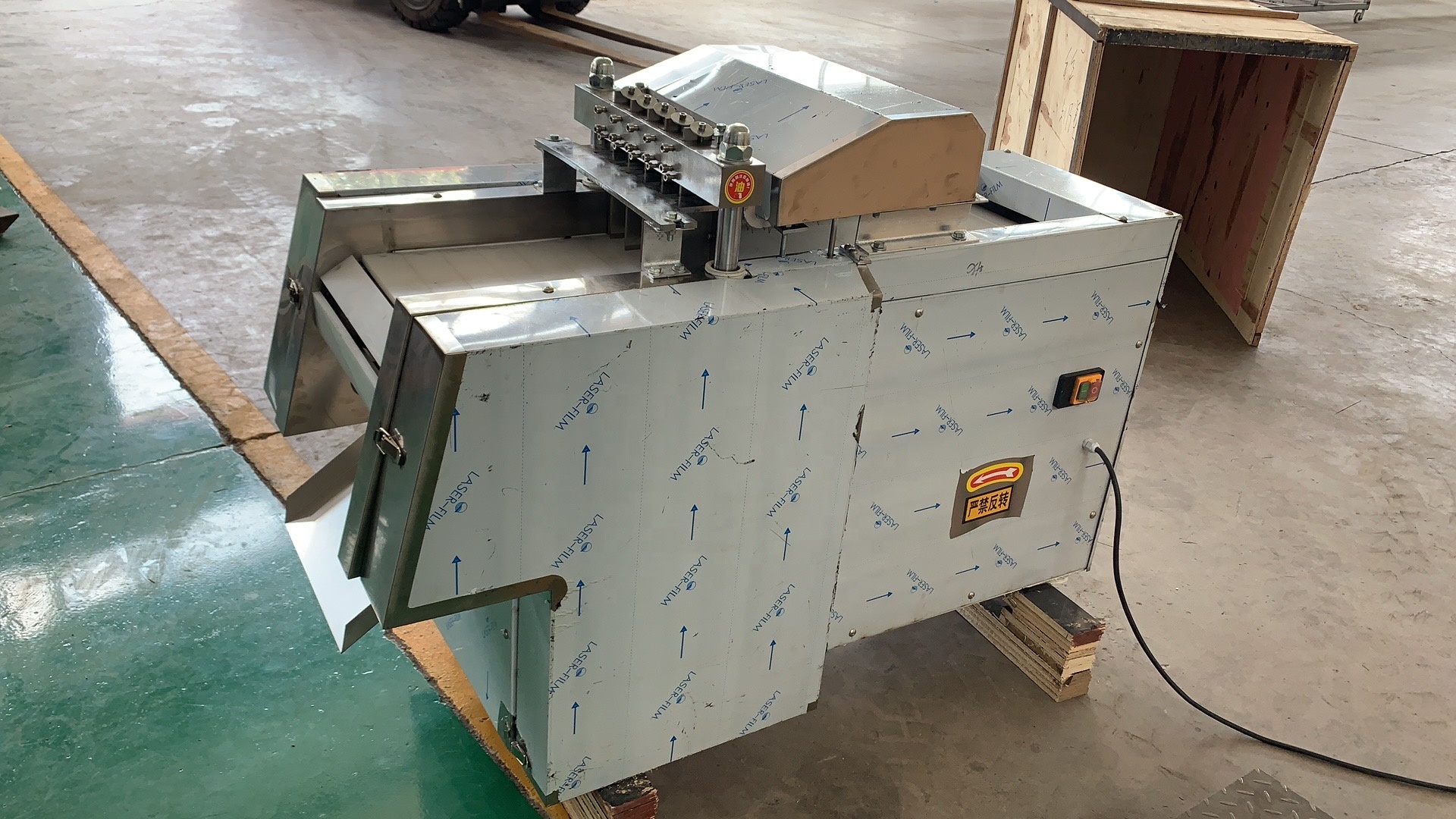 Macchina di lavorazione della carne congelata tagliata automatica di Dicer del petto di pollo della taglierina del manzo del cubo della carne fresca della tagliatrice della carne