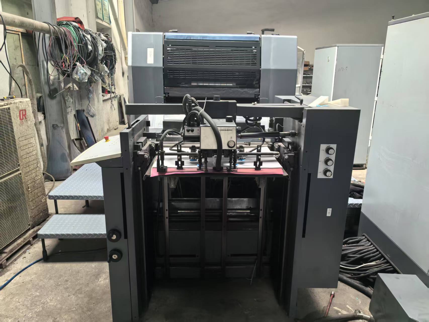 Heidelberg SM74-5 side view