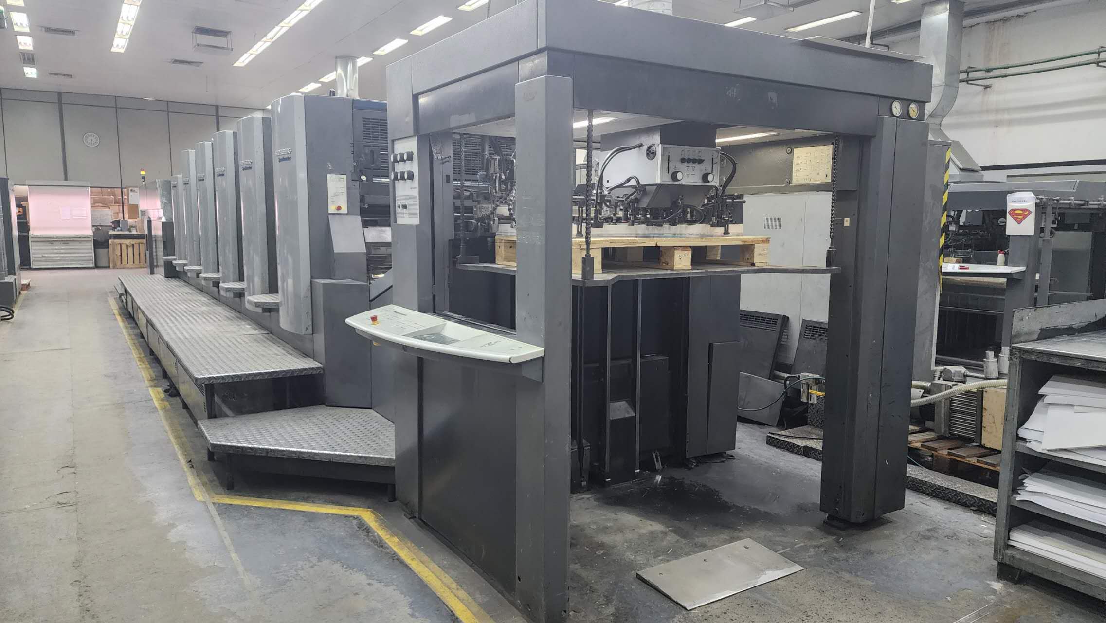 Heidelberg CD102-5 printing machine front view